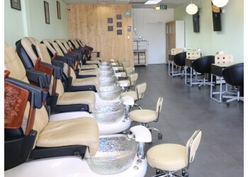 3 Best Nail Salons in Denver, CO - Expert Recommendations