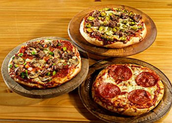 3 Best Pizza Places in Cincinnati, OH - ThreeBestRated