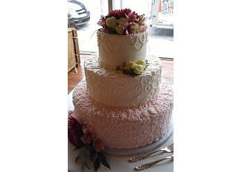 3 Best Cakes in Lansing, MI - Expert Recommendations