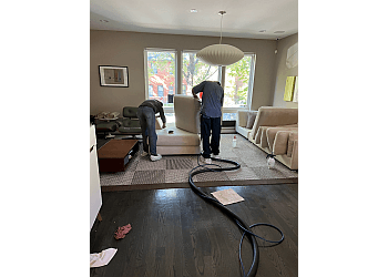 3 Best Carpet Cleaners in Chicago, IL - ThreeBestRated