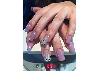 3 Best Nail Salons in Phoenix, AZ - Expert Recommendations