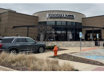 3 Best American Restaurants in Naperville, IL - Expert Recommendations