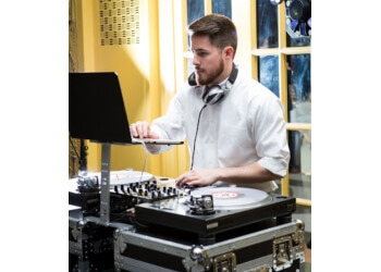 3 Best DJs in Kansas City, MO - Expert Recommendations