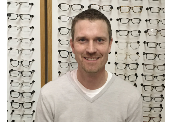 3 Best Eye Doctors in Akron, OH - ThreeBestRated