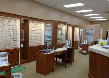 3 Best Eye Doctors in New Haven, CT - ThreeBestRated