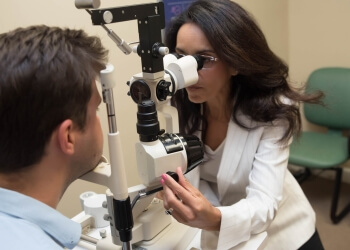 3 Best Eye Doctors in Clearwater, FL - Expert Recommendations