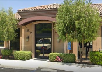 3 Best Podiatrists in Simi Valley, CA - ThreeBestRated