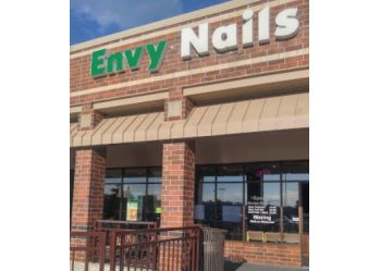 3 Best Nail Salons in Minneapolis, MN - ThreeBestRated