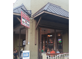 3 Best Sports Bars in Mobile, AL - Expert Recommendations