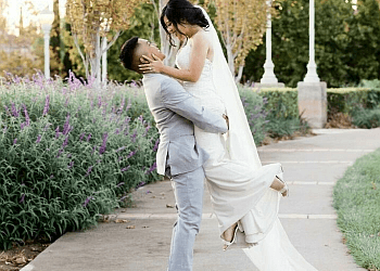 3 Best Wedding Photographers in Modesto, CA - Expert Recommendations