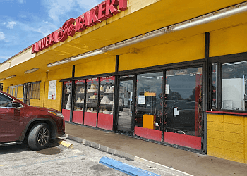 3 Best Cakes in Hialeah, FL - Expert Recommendations