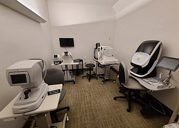 3 Best Eye Doctors in Akron, OH - ThreeBestRated