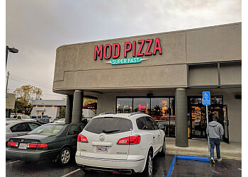 3 Best Pizza Places in Simi Valley, CA - ThreeBestRated