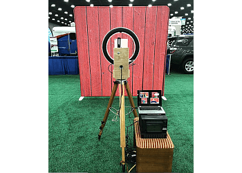 3 Best Photo Booth Companies in Louisville, KY - Expert Recommendations