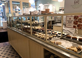 3 Best Bakeries in Chicago, IL - Expert Recommendations