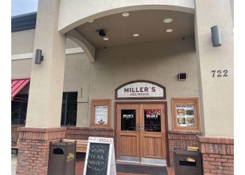 3 Best Sports Bars in Tallahassee, FL - ThreeBestRated