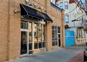 3 Best Thai Restaurants in Philadelphia, PA - Expert Recommendations