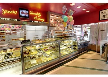 3 Best Bakeries in Chicago, IL - Expert Recommendations