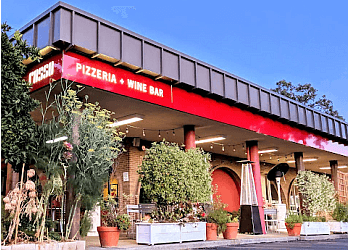 3 Best Pizza Places in Santa Rosa, CA - ThreeBestRated