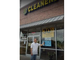 3 Best Dry Cleaners in Frisco, TX - ThreeBestRated