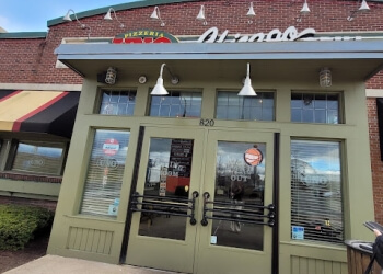 3 Best Pizza Places in Springfield, MA - Expert Recommendations