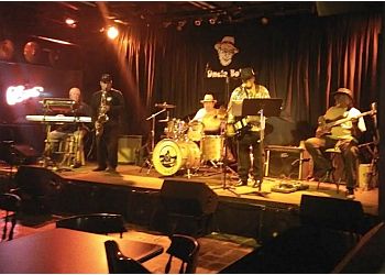 3 Best Night Clubs in Topeka, KS - Expert Recommendations