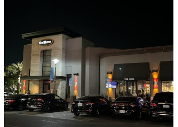 3 Best American Restaurants in Fresno, CA - Expert Recommendations